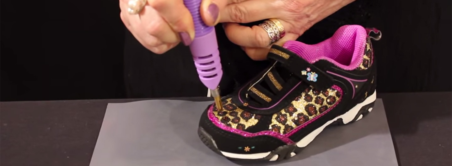 How to use the Hot Fix Applicator Wand - Dreamtime University