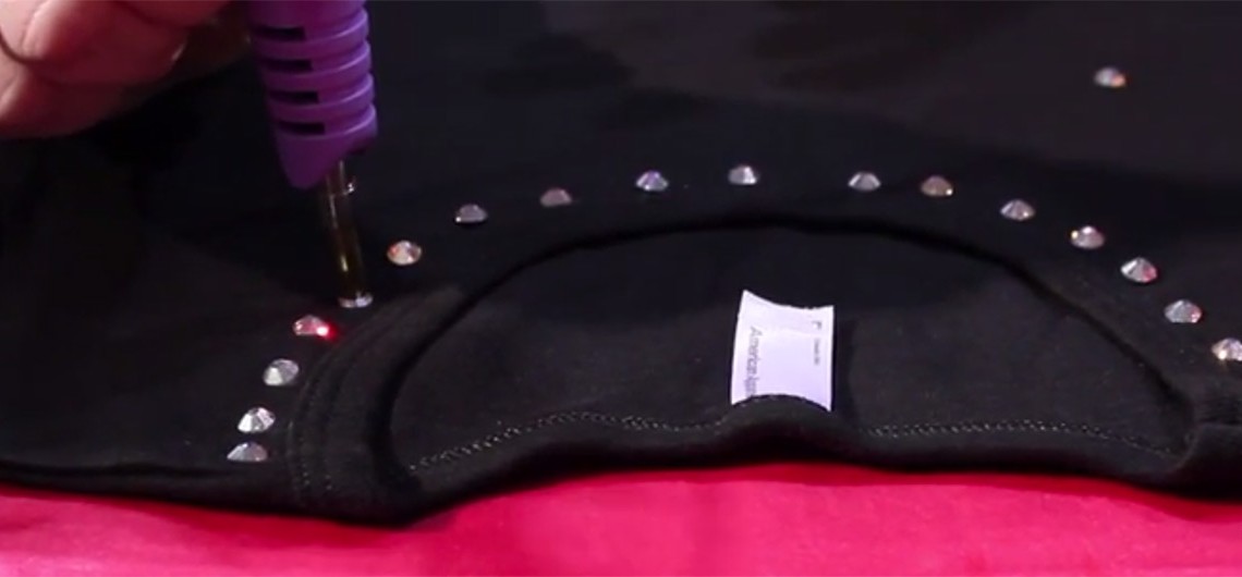 Applying Hotfix Crystals Onto a T-Shirt - Dreamtime University